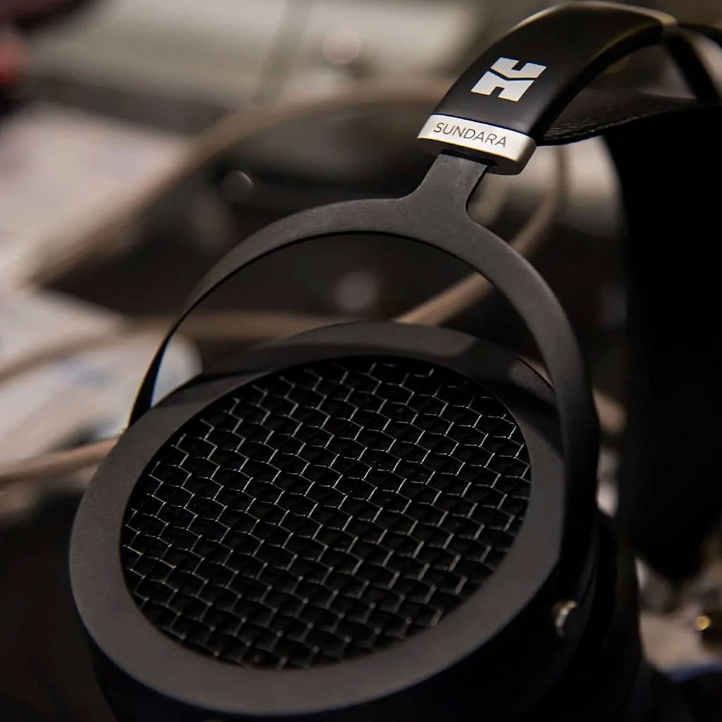 Custom Cables for HIFIMAN Headphones - Arachne Audio
